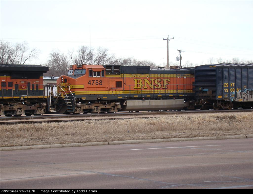 BNSF 4758
